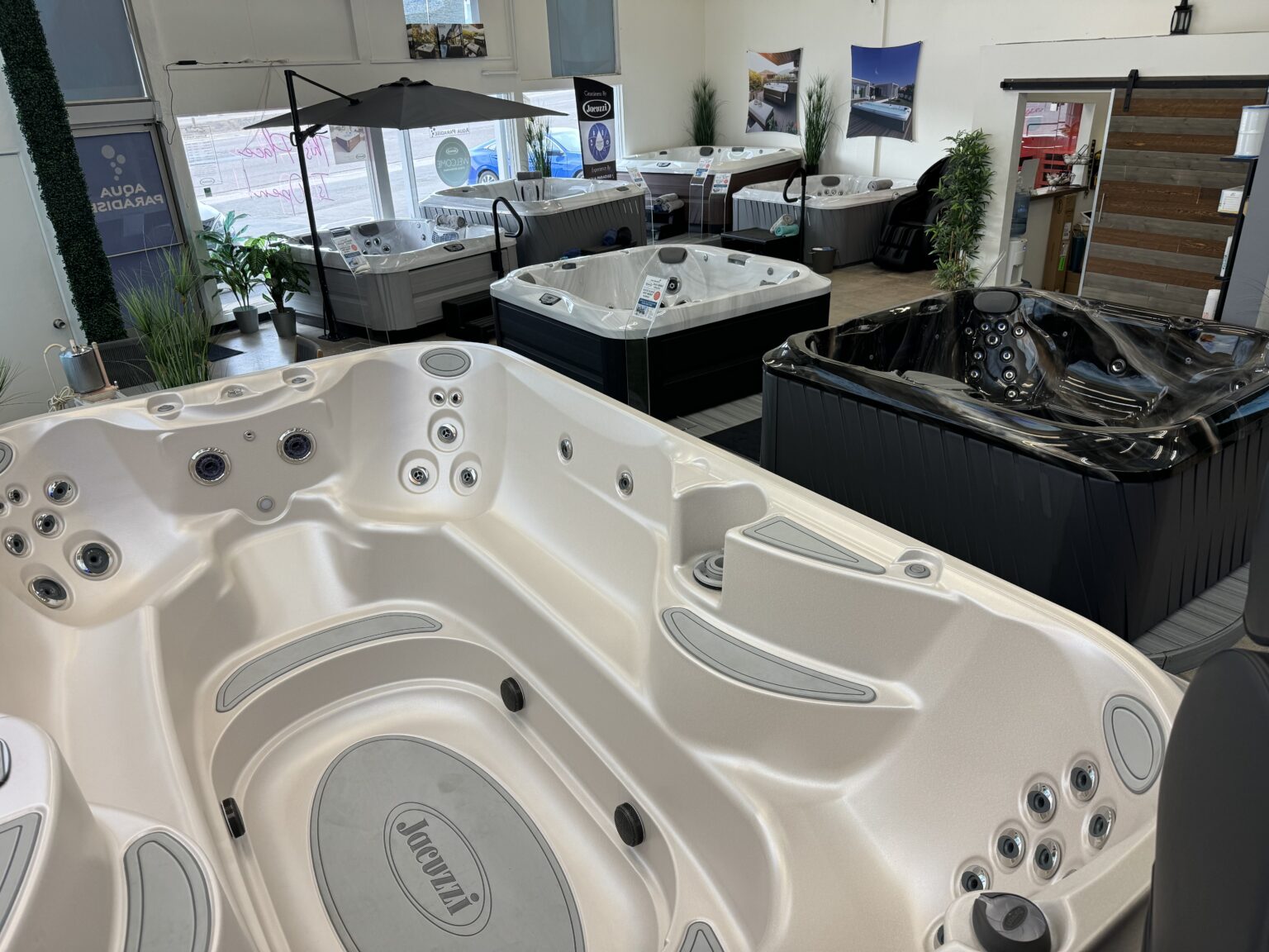 Laguna Hills - Jacuzzi Hot Tubs, Swim Spas & Saunas For Sale